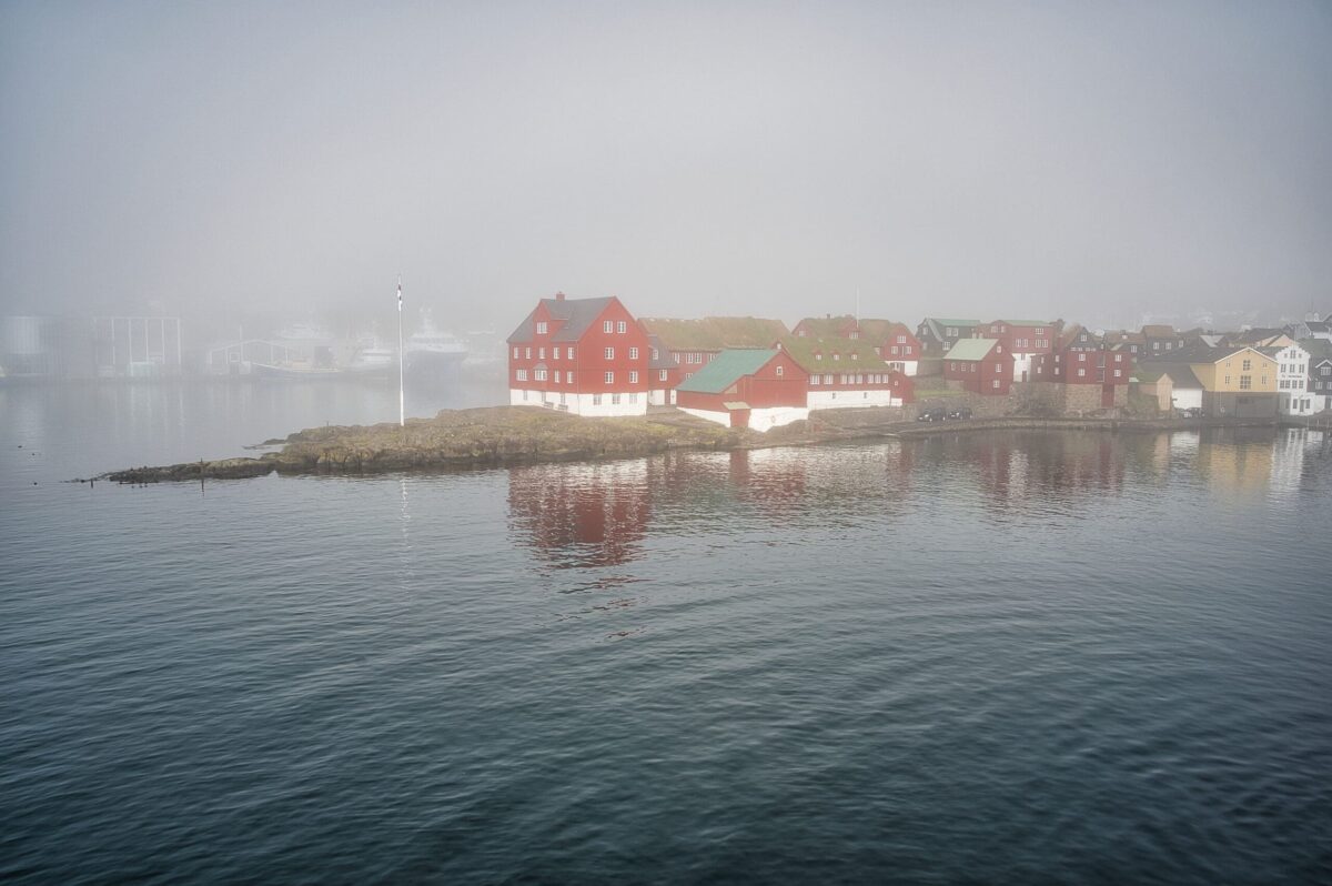 Havnin ein regn fagran dag - Visit Torshavn
